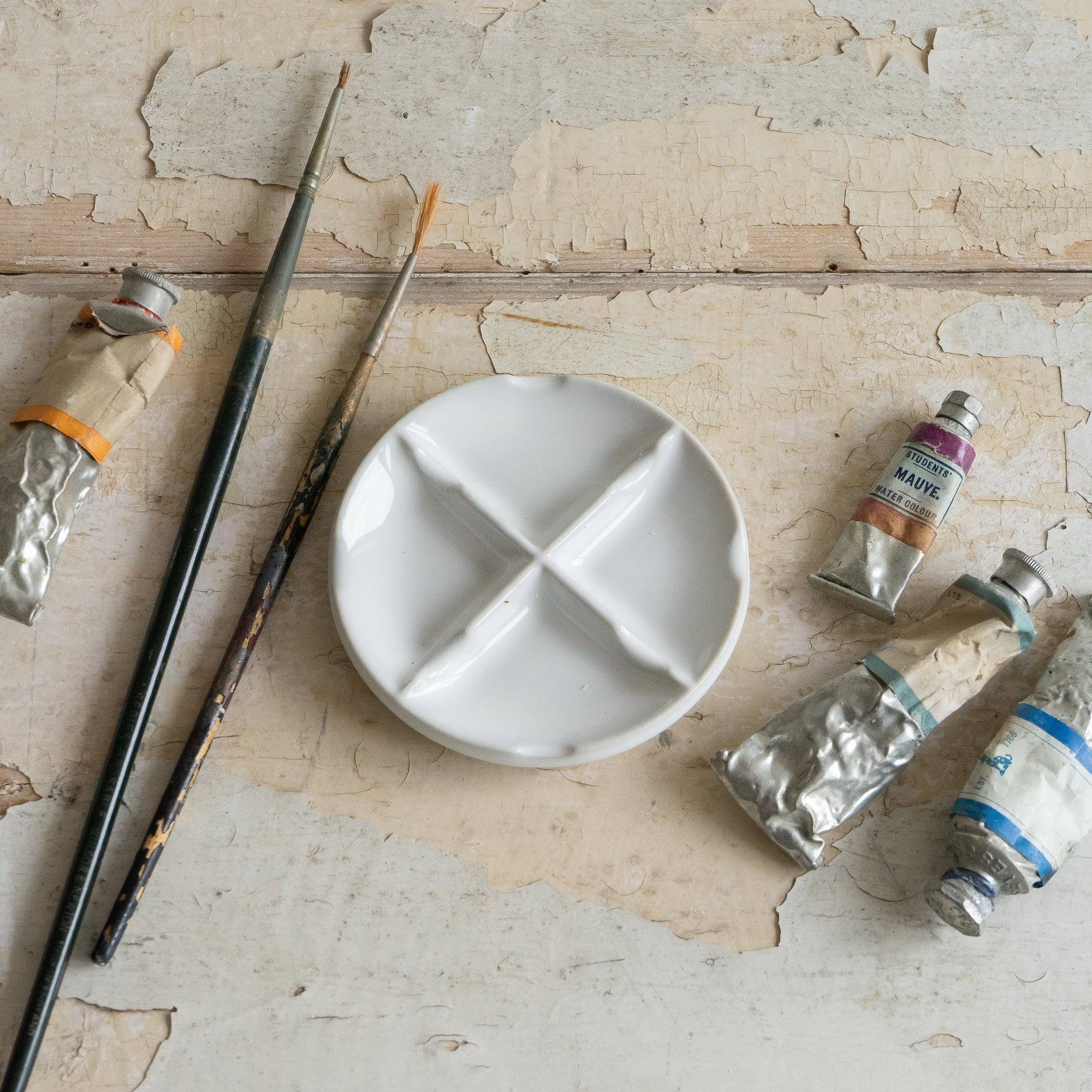 Little Round Ironstone Paint Palette – Goose Home and Garden